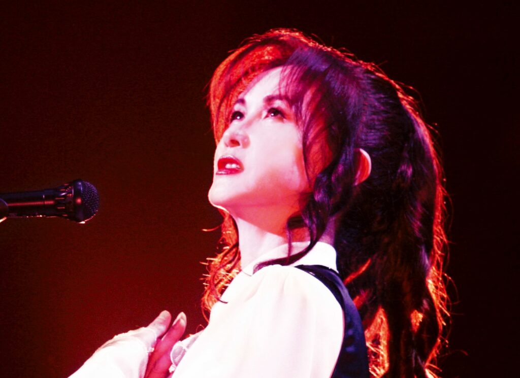 中島みゆき 若い頃がかわいい! 夫、結婚、年齢は?代表曲は糸、ファイト、時代、 オールナイトニッポンが人気!現在の活動、コンサートは